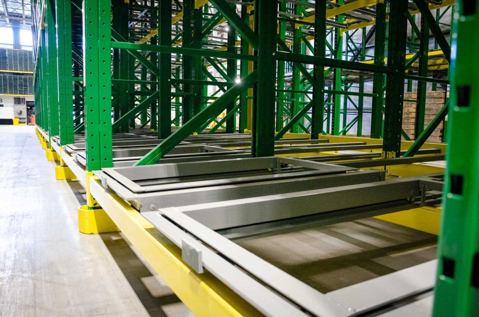 Racking solutions for distribution centers | Etalex